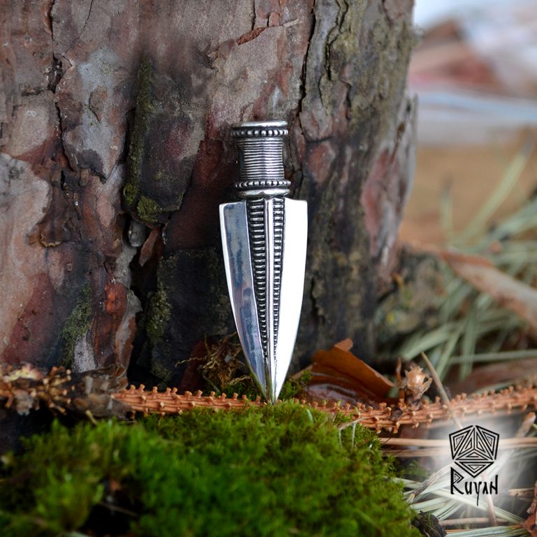 Arrow Pendant - Ruyan
